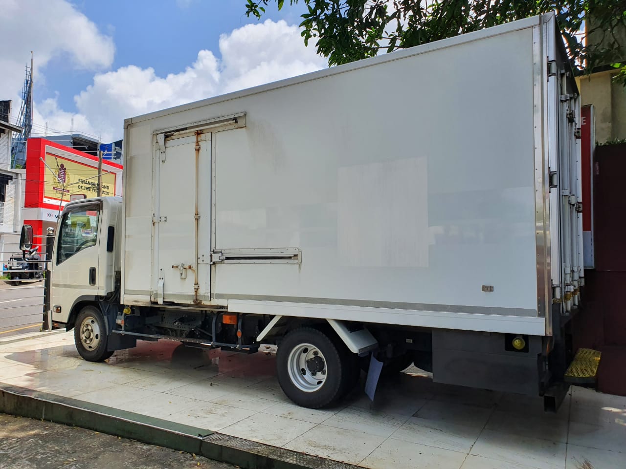 Isuzu Elf Freezer Lorry 2014 - Ali Brothers