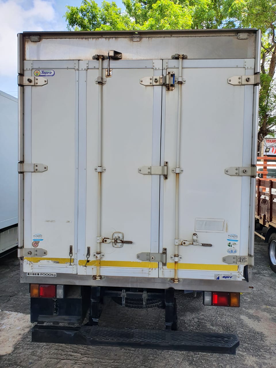 Isuzu Elf Freezer Lorry 2015 - Ali Brothers